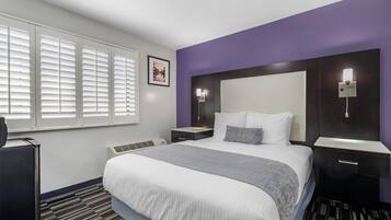 Suíte família, 2 camas Queen, para não fumantes, geladeira e micro-ondas | Roupas de cama premium, individualmente mobiliados