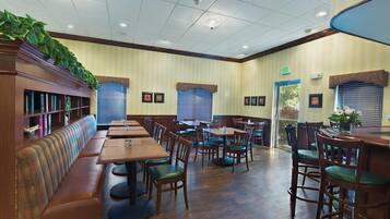 Pequeno-almoço inspirado na cozinha local diário incluído