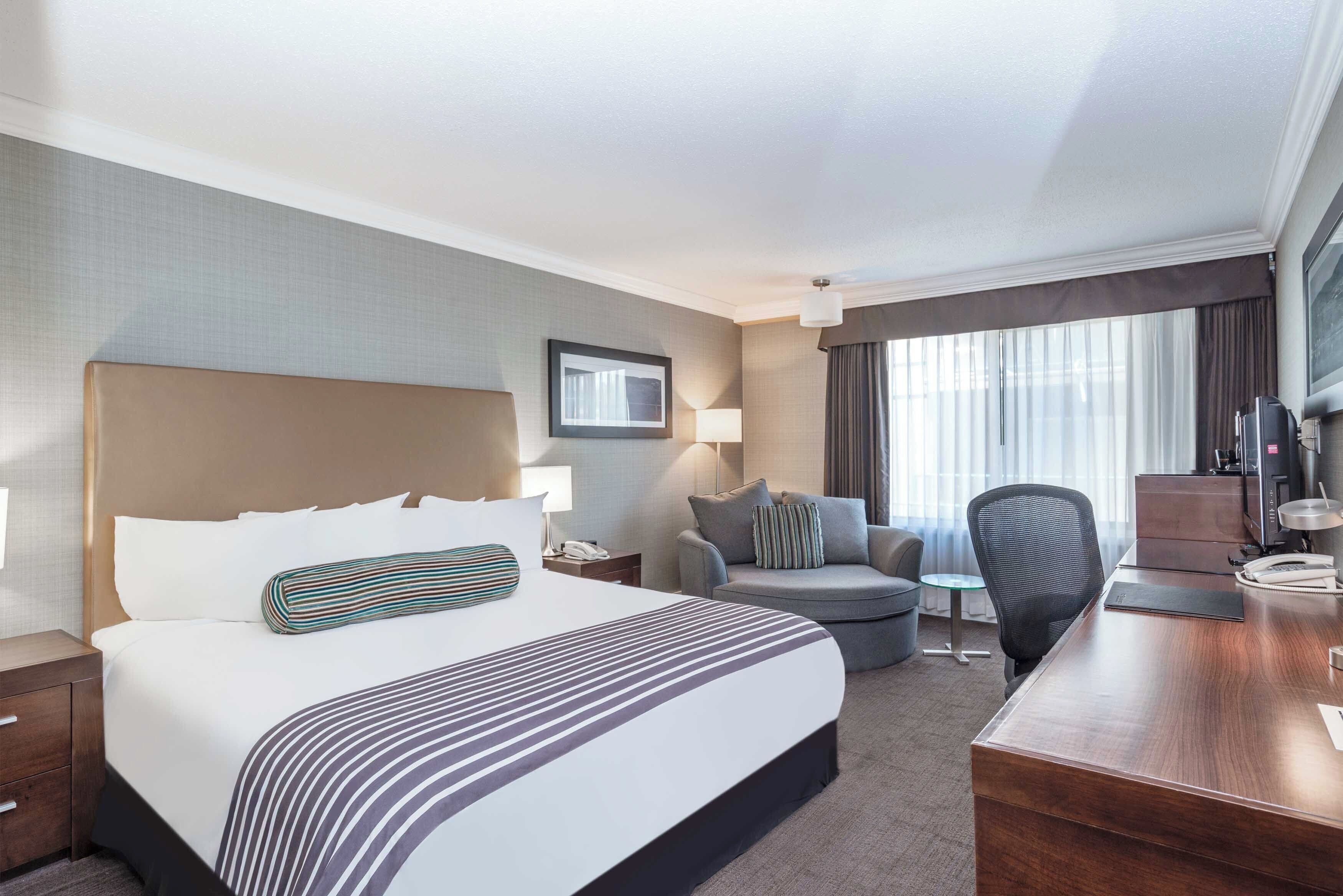 Quarto standard, 1 cama Queen | Escrivaninha, espaço de trabalho para notebook