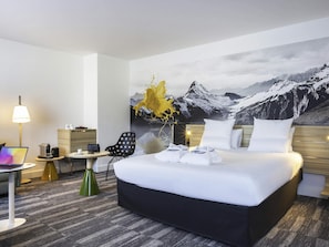 Suite, 1 cama de casal e sofá-cama, vista para a montanha | 1 quarto, roupa de alta qualidade, minibar, cofre no quarto