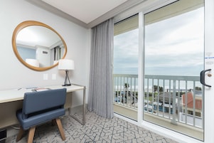 Roupas de cama premium, edredons de pluma, cofres nos quartos