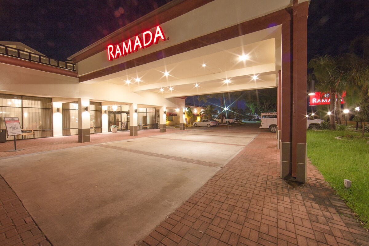 Ramada by Wyndham Houston Intercontinental Airport East Reviews, Deals ...