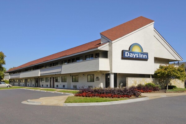 Days Inn By Wyndham Overland Park/metcalf/convention Center