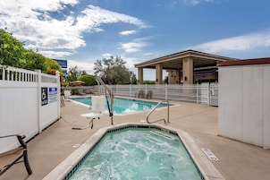 Piscina exterior sazonal