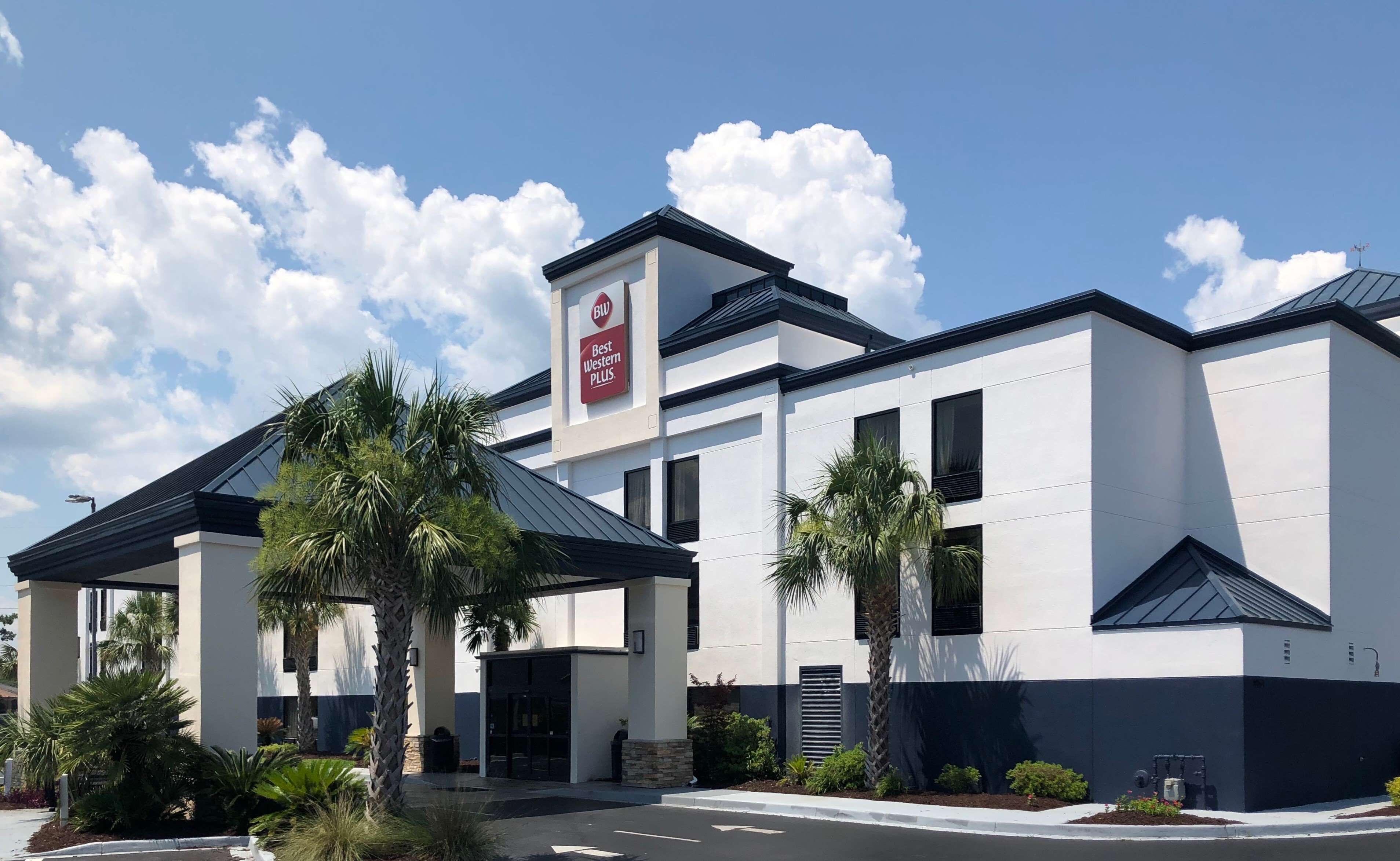 Courtyard by Marriott Myrtle Beach Barefoot Landing: Reviews, Deals ...