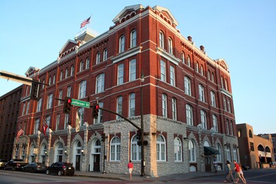 Hotel Indigo Savannah Historic District by IHG
