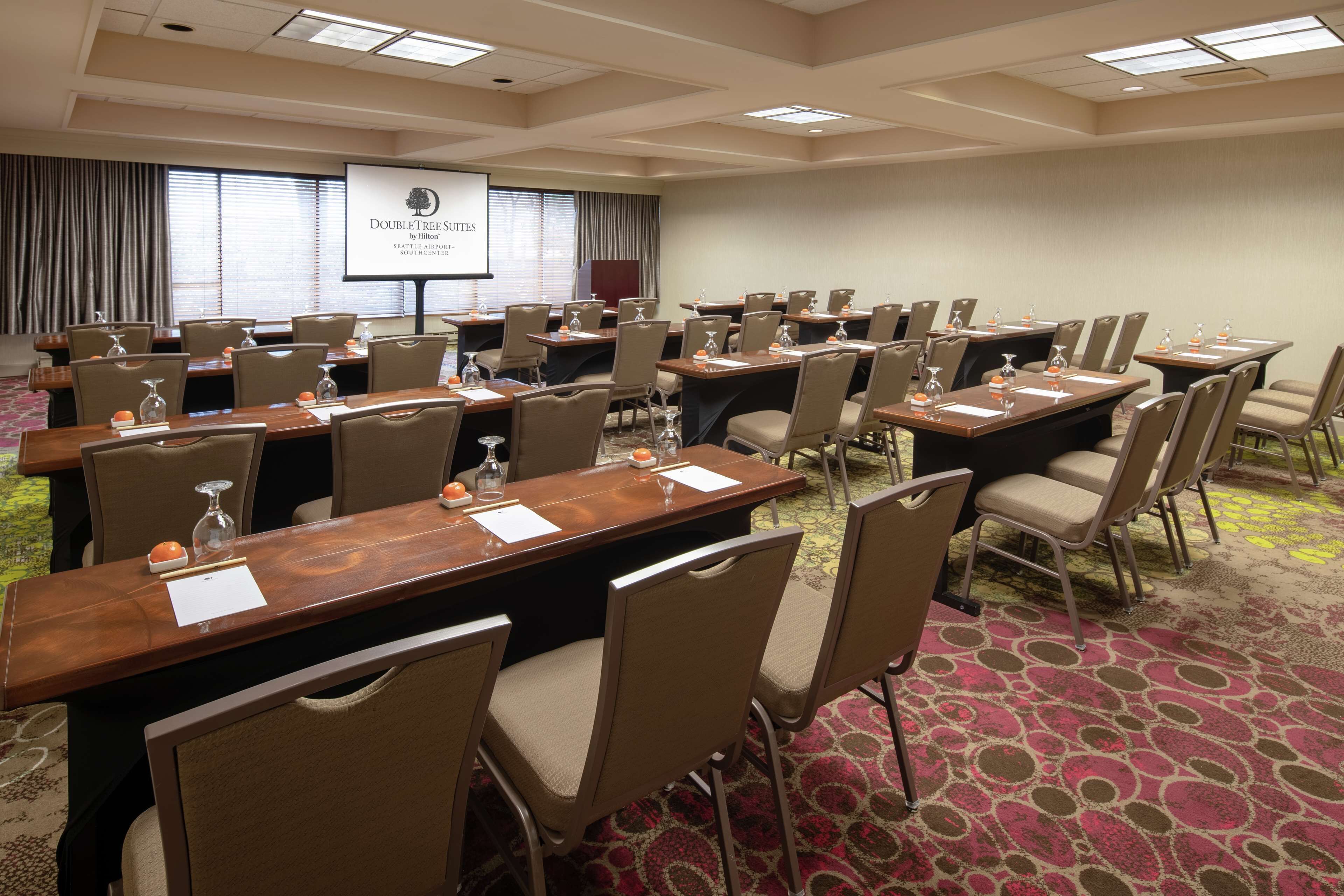 DoubleTree Suites by Hilton Seattle Airport - Southcenter Reviews ...