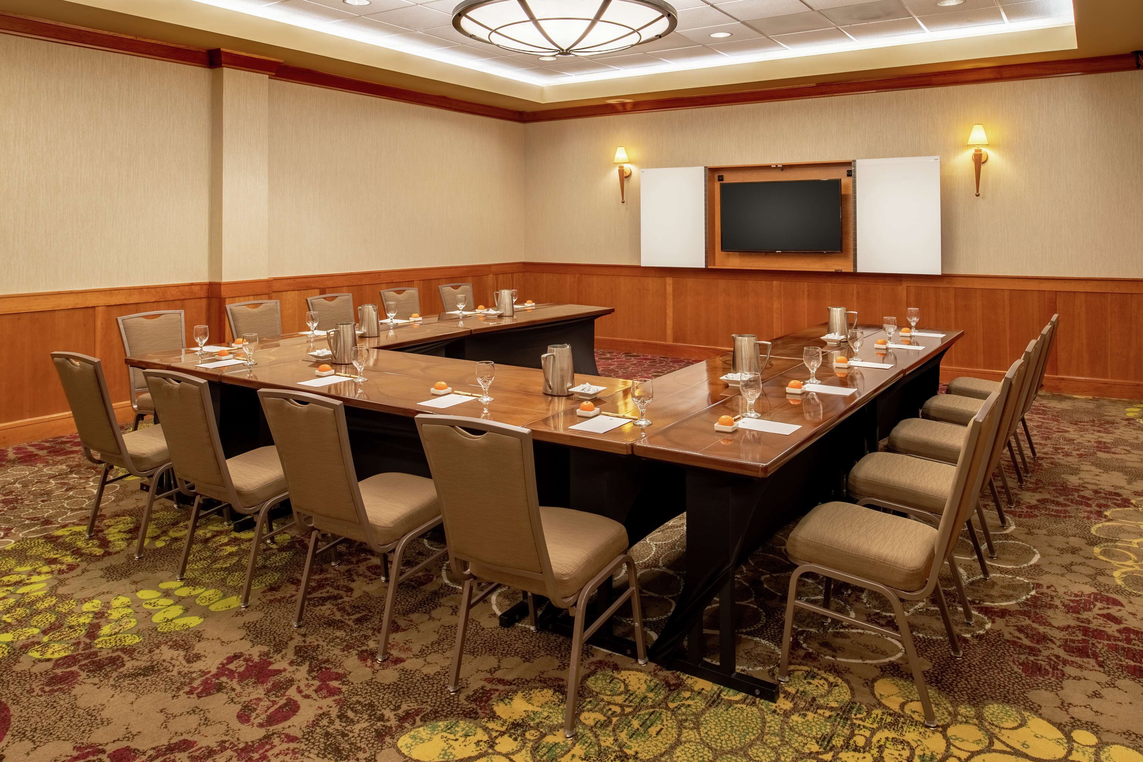 DoubleTree Suites by Hilton Seattle Airport - Southcenter Reviews ...
