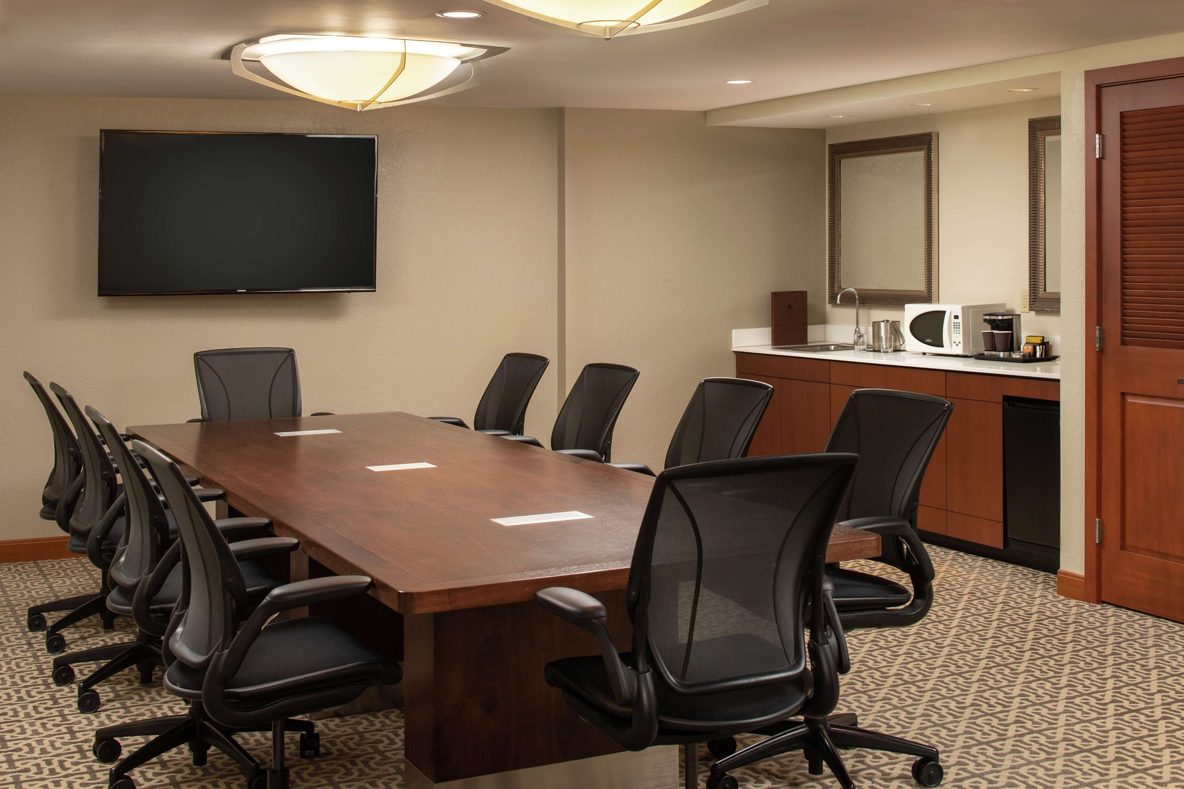 DoubleTree Suites by Hilton Seattle Airport - Southcenter Reviews ...