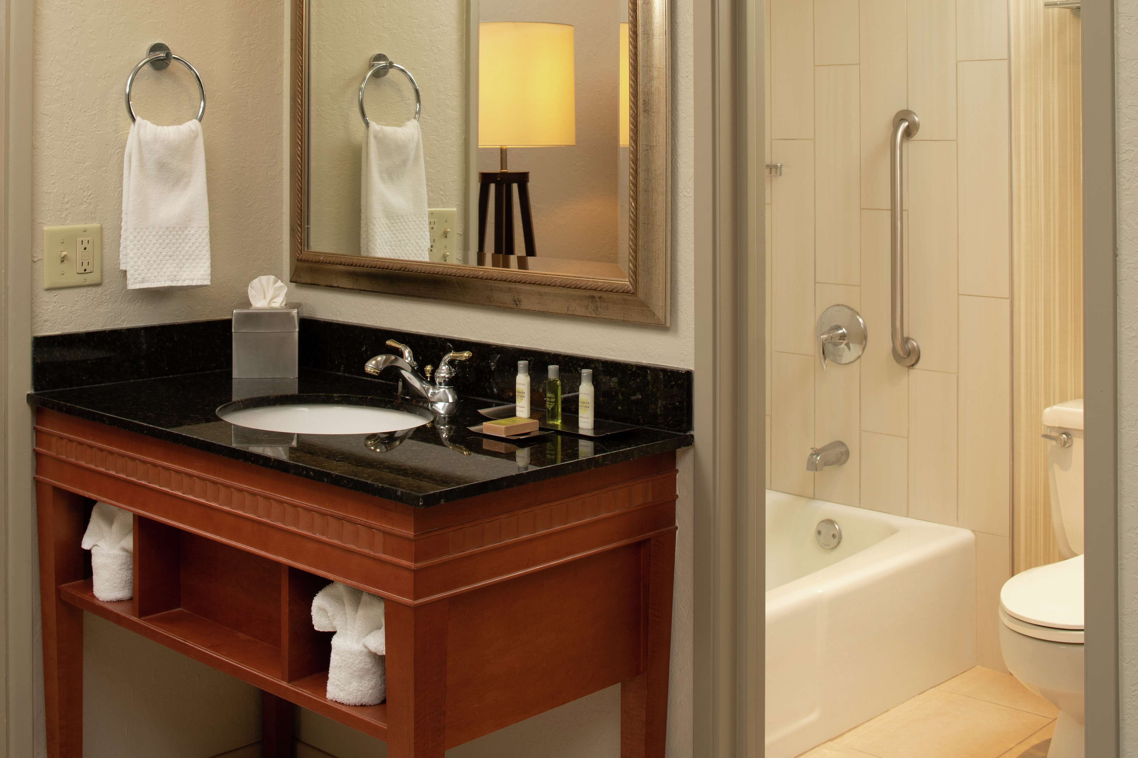 DoubleTree Suites by Hilton Seattle Airport - Southcenter Reviews ...