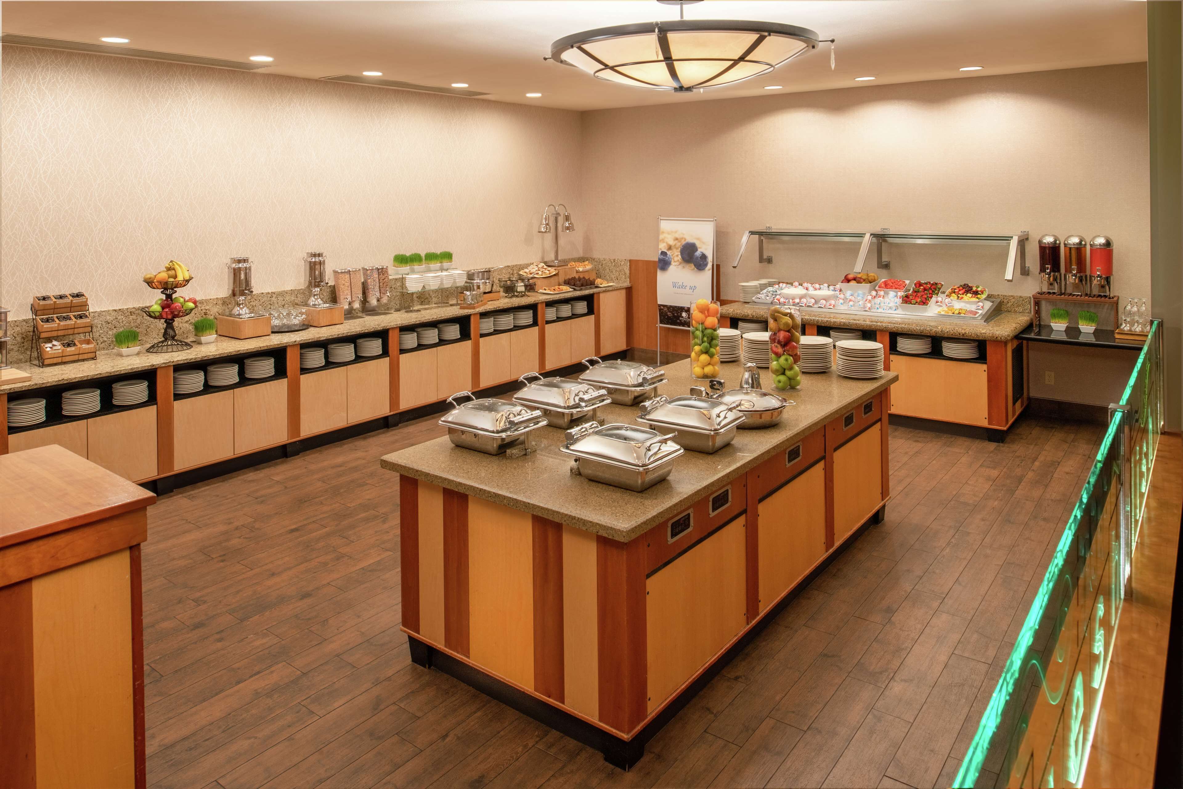 DoubleTree Suites by Hilton Seattle Airport - Southcenter Reviews ...