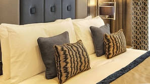 Cofres nos quartos, escrivaninha, Wi-Fi de cortesia, roupa de cama
