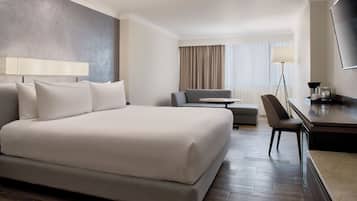 Suite, 1 cama king-size (Regency) | 1 quarto, minibar, cofre com capacidade para portátil