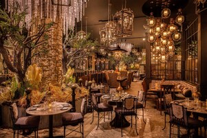 4 restaurantes, pequenos-almoços servidos, cozinha americana 