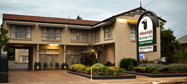 Abbotsleigh Motor Inn - Armidale