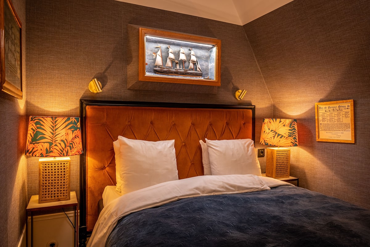 Captain's Small Double Room | Roupas de cama premium, cofres nos quartos, individualmente decorados