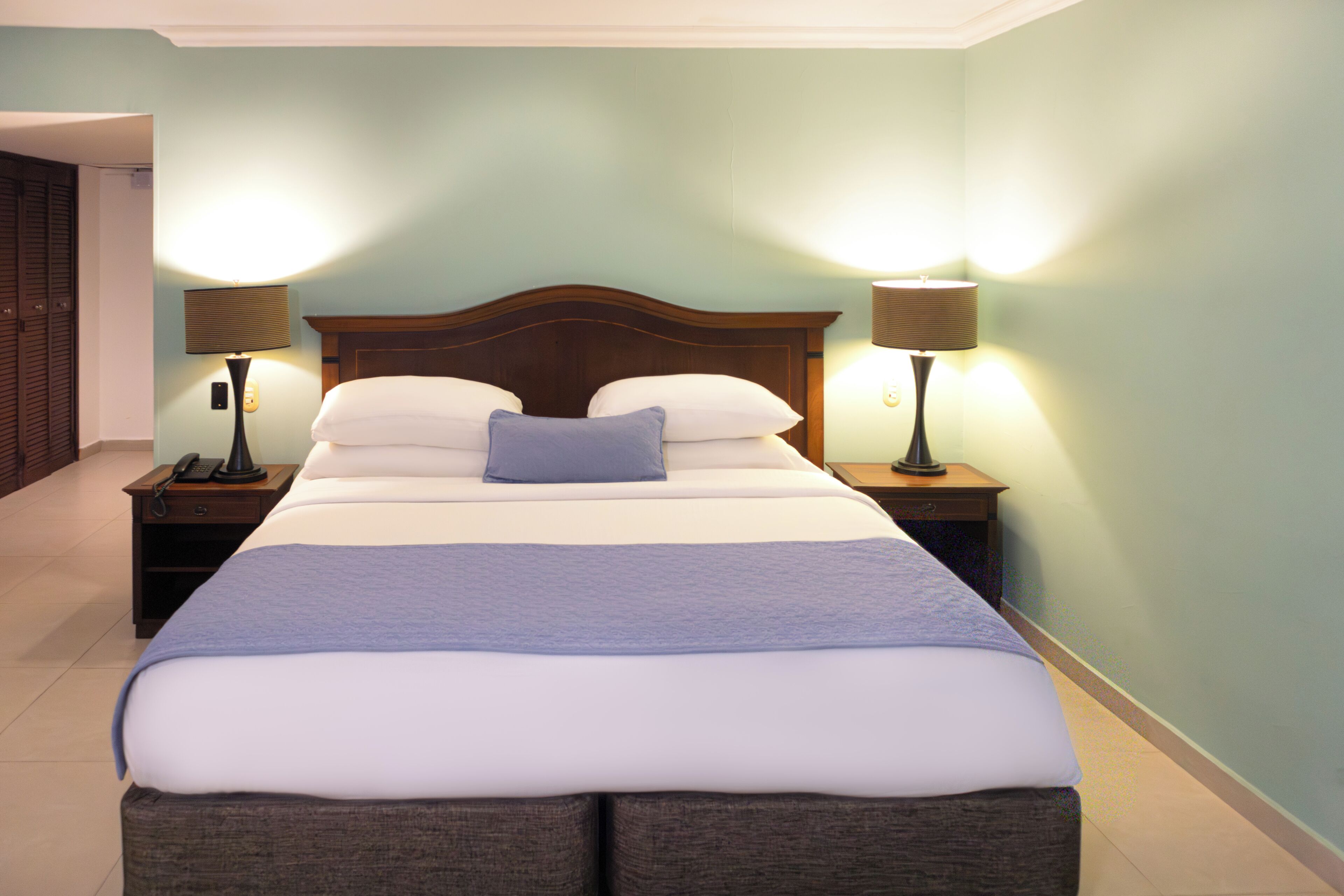 Suite Júnior, 1 cama king-size, não fumadores | Roupa de alta qualidade, edredões de penas, minibar, cofre no quarto 