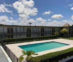 Piscina externa sazonal