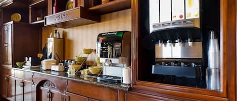 Café da manhã completo grátis