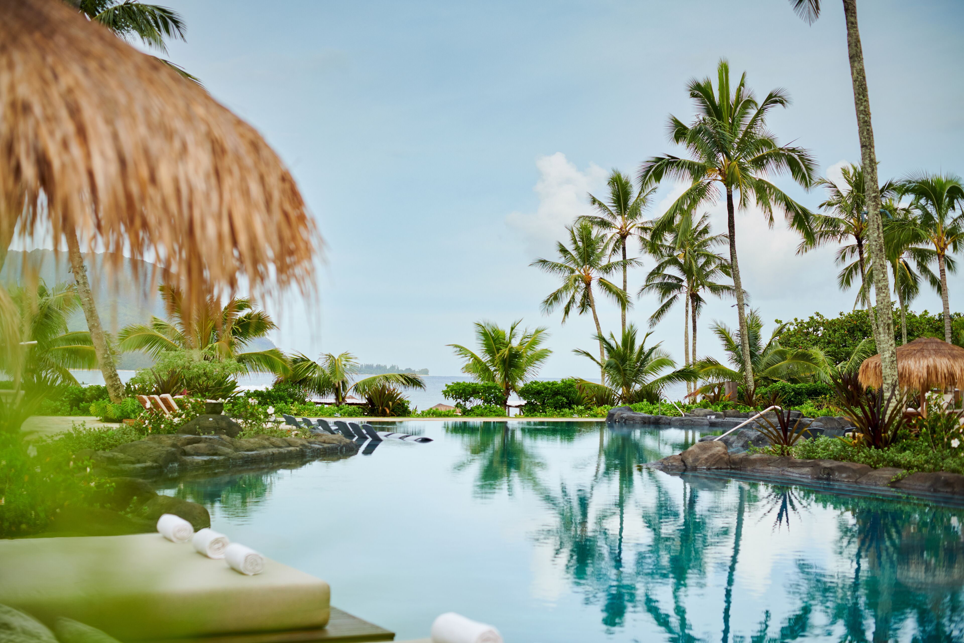 2 piscinas exteriores, toldos (sobretaxa), guarda-sóis 