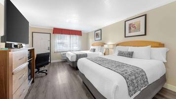 Quarto Standard, 2 camas queen-size, não fumadores, frigorífico e micro-ondas | Roupa de alta qualidade, cofre no quarto, com mobília individualizada