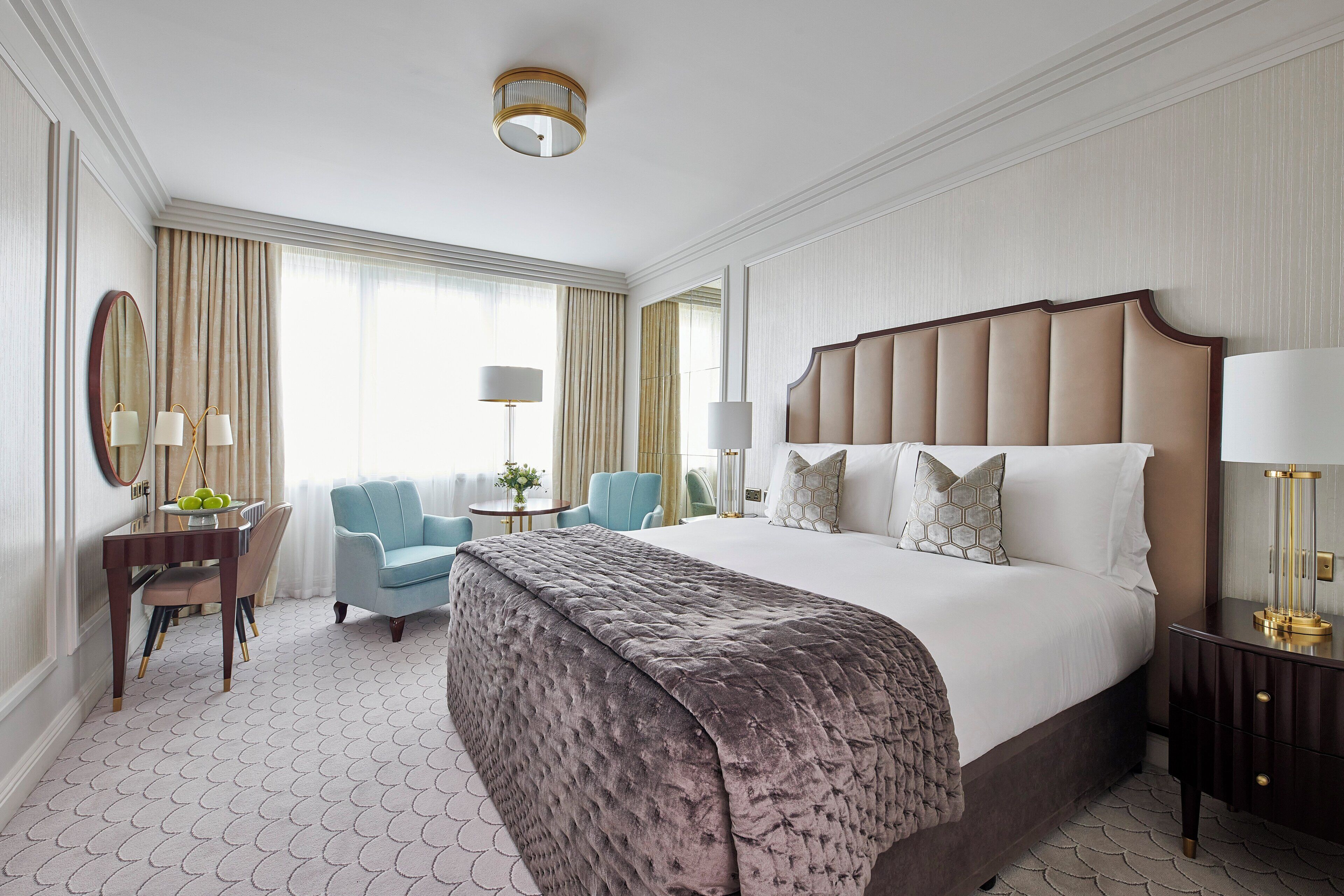 Westbury King | Roupas de cama premium, camas com colchões pillow-top, frigobar