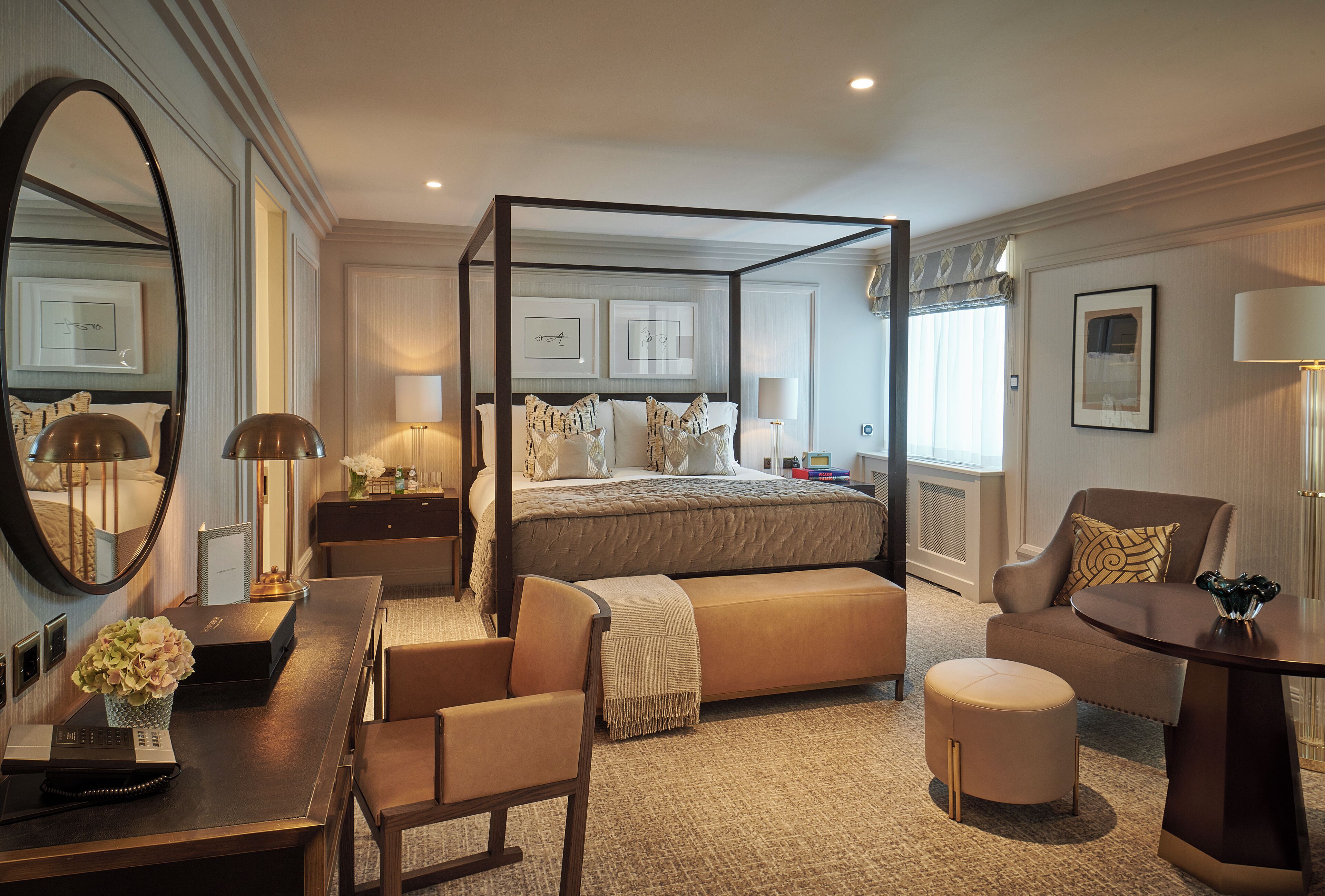 Suíte estúdio (1 Four Poster Bed) | Roupas de cama premium, camas com colchões pillow-top, frigobar