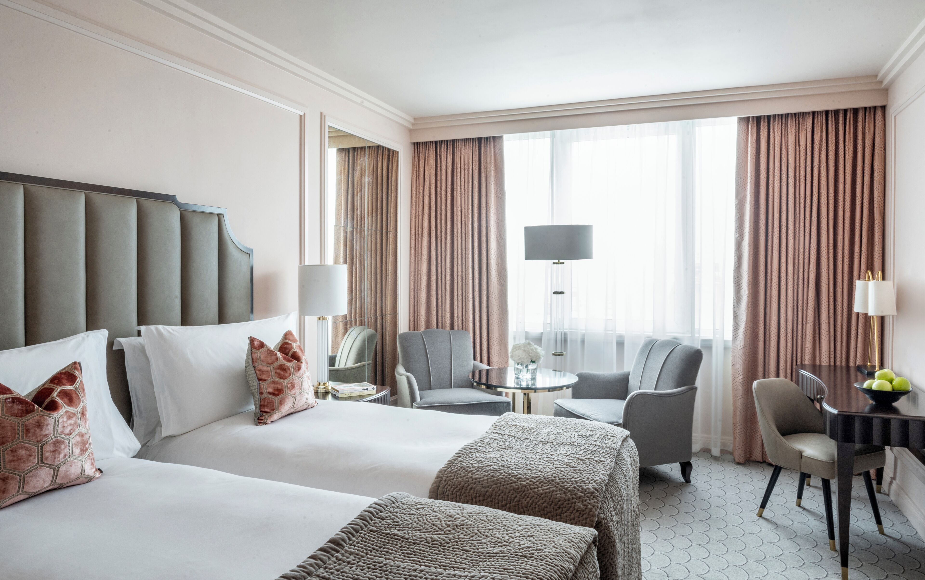 Westbury Twin | Roupas de cama premium, camas com colchões pillow-top, frigobar