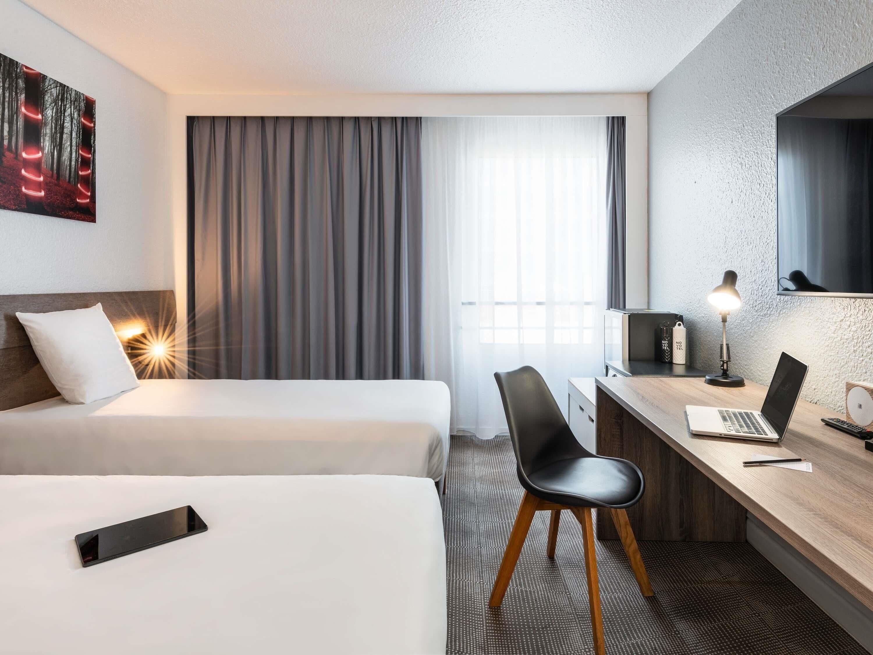 Quarto clássico, 2 camas de solteiro | Cofres nos quartos, individualmente decorados