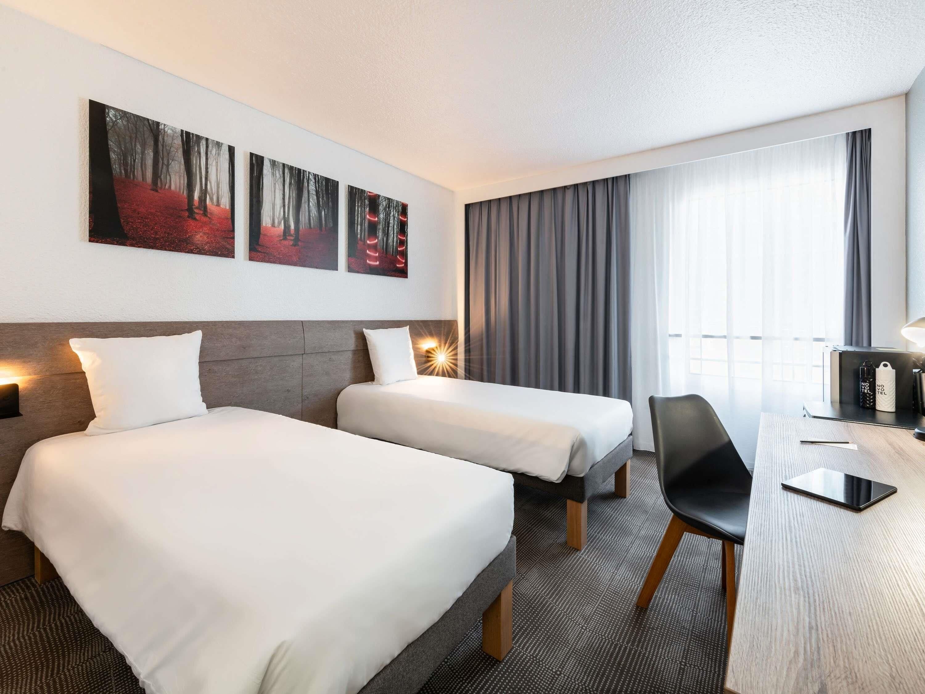 Quarto clássico, 2 camas de solteiro | Cofres nos quartos, individualmente decorados