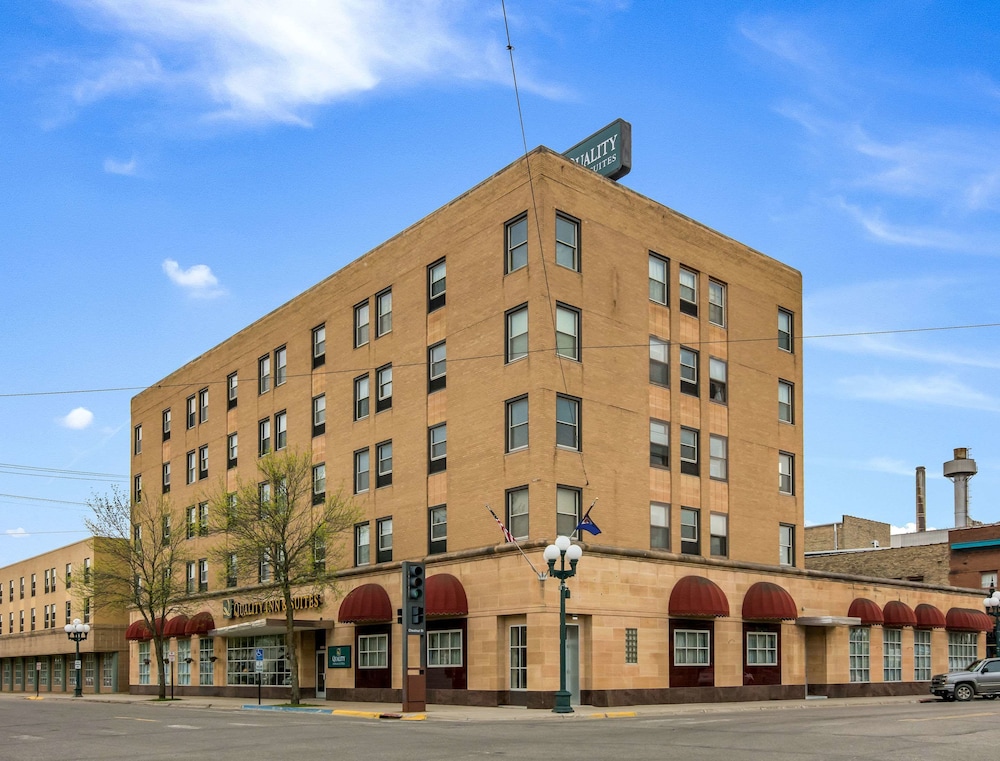 Quality Inn & Suites - Gilbert, MN
