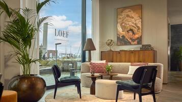 3 restaurantes, cozinha local e internacional