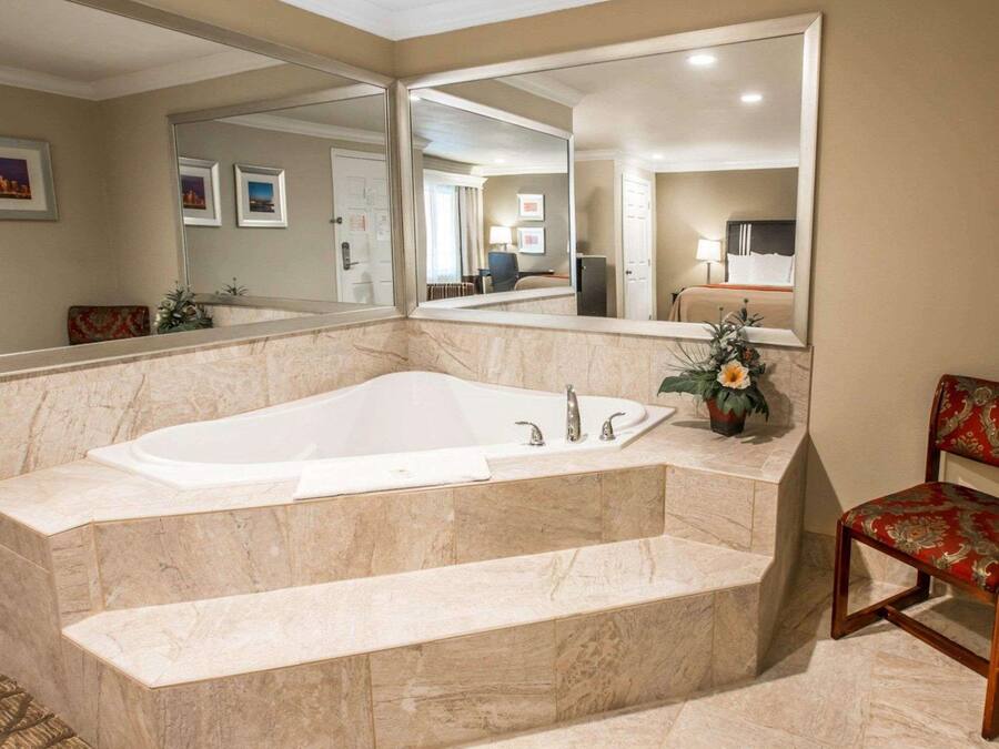 Quarto | Camas de colchão pillowtop, secretária