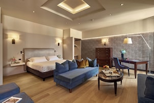 Suite Júnior | Roupa de alta qualidade, minibar, cofre no quarto, secretária 