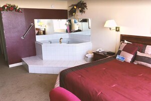 Suite-Estúdio, 1 cama king-size, não fumadores, banheira de hidromassagem | Cortinas/cortinados opacos, quartos insonorizados 