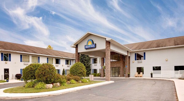 Days Inn By Wyndham Cadillac - Michigan