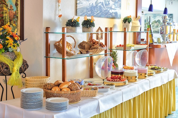Pequeno-almoço tipo buffet diário incluído