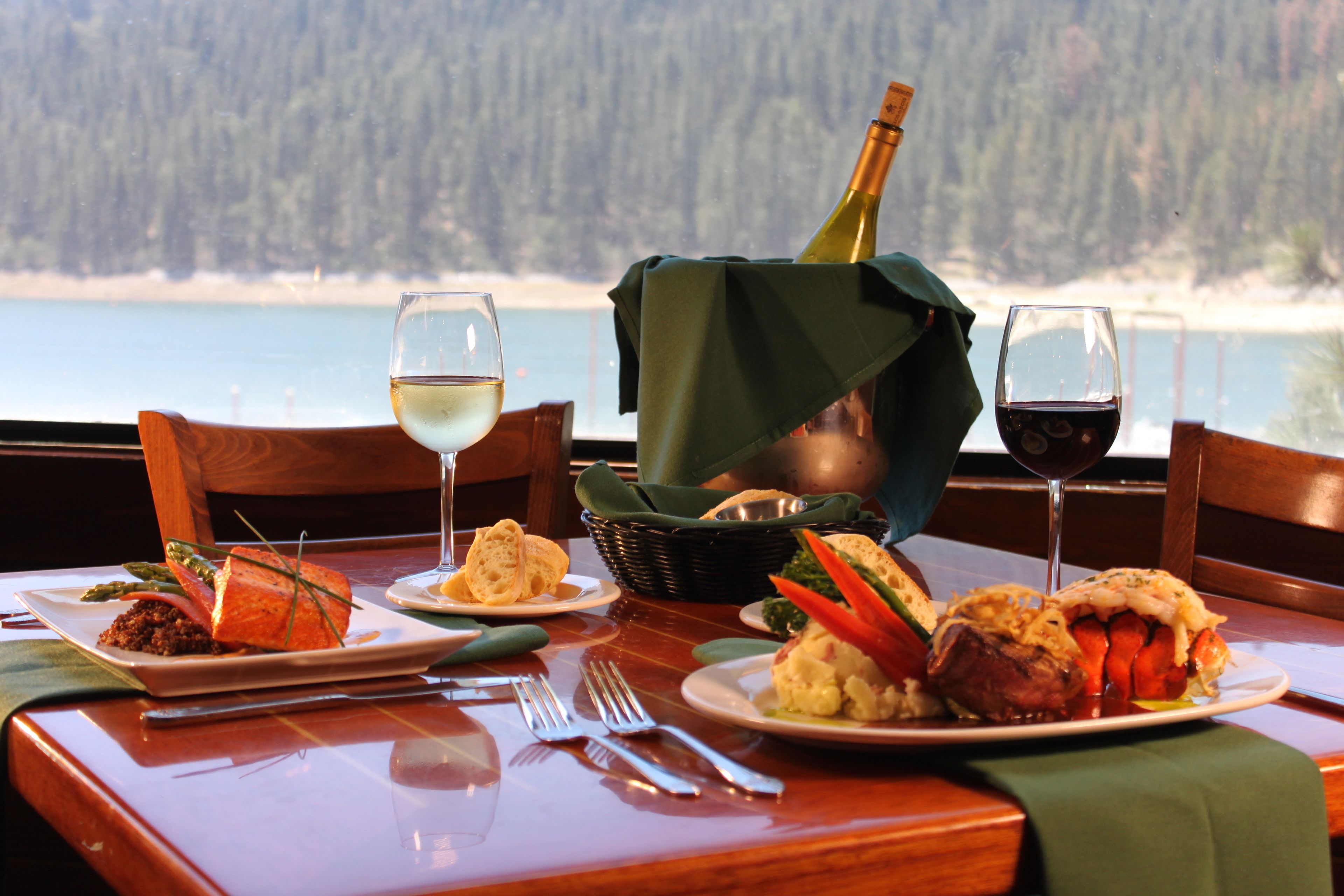 2 restaurantes, pequenos-almoços servidos, cozinha americana 