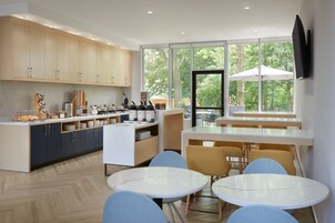 Café da manhã continental grátis todos os dias