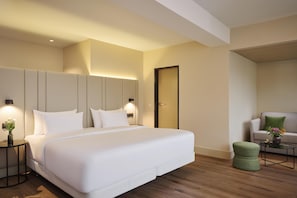 Suite Júnior | Minibar, cofre no quarto, secretária, quartos insonorizados 