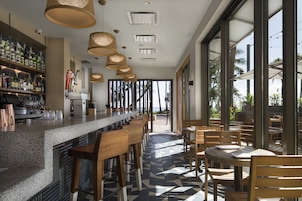 5 restaurantes: opção de café da manhã, almoço e jantar