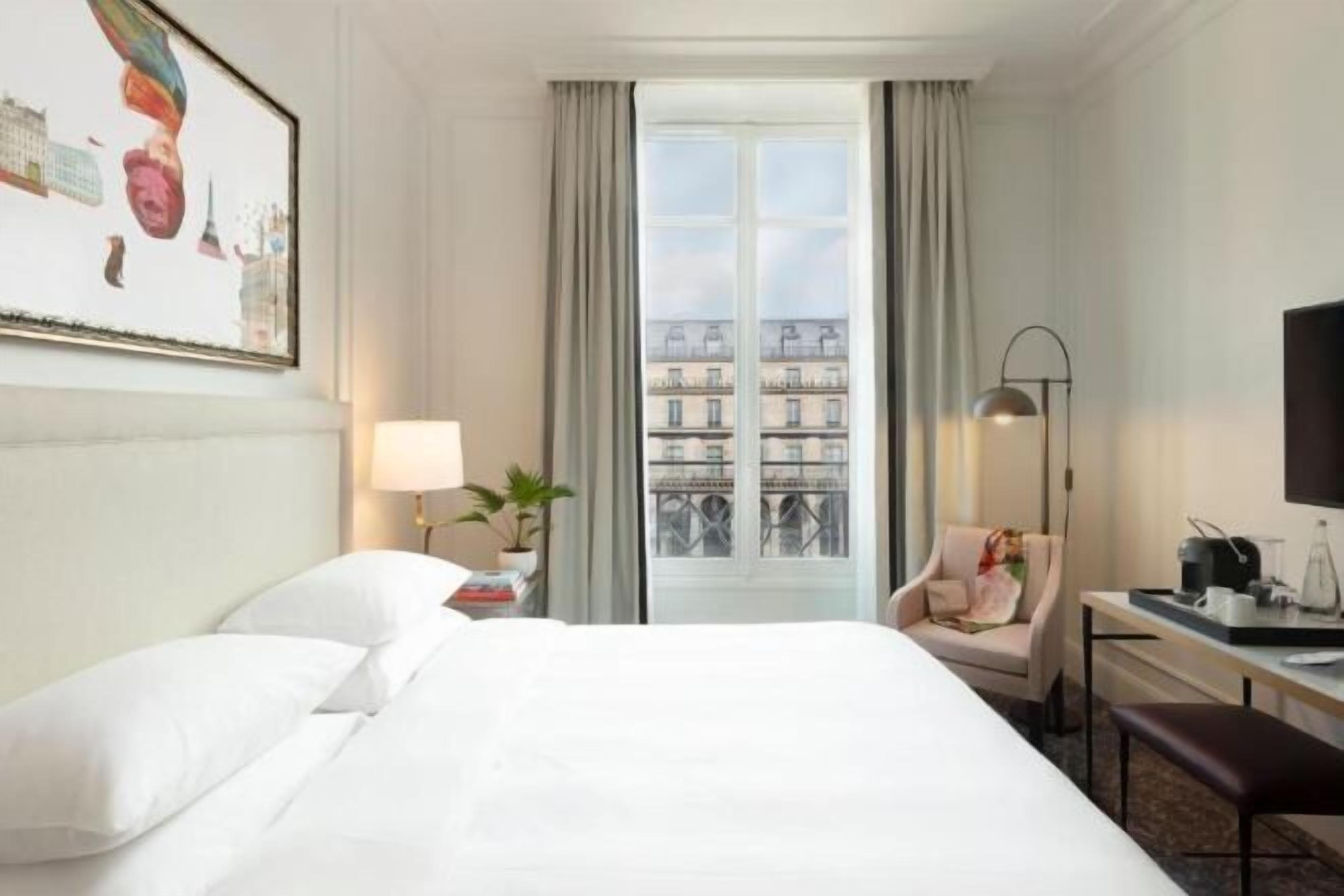 Roupa de alta qualidade, camas de colchão pillowtop, minibar 