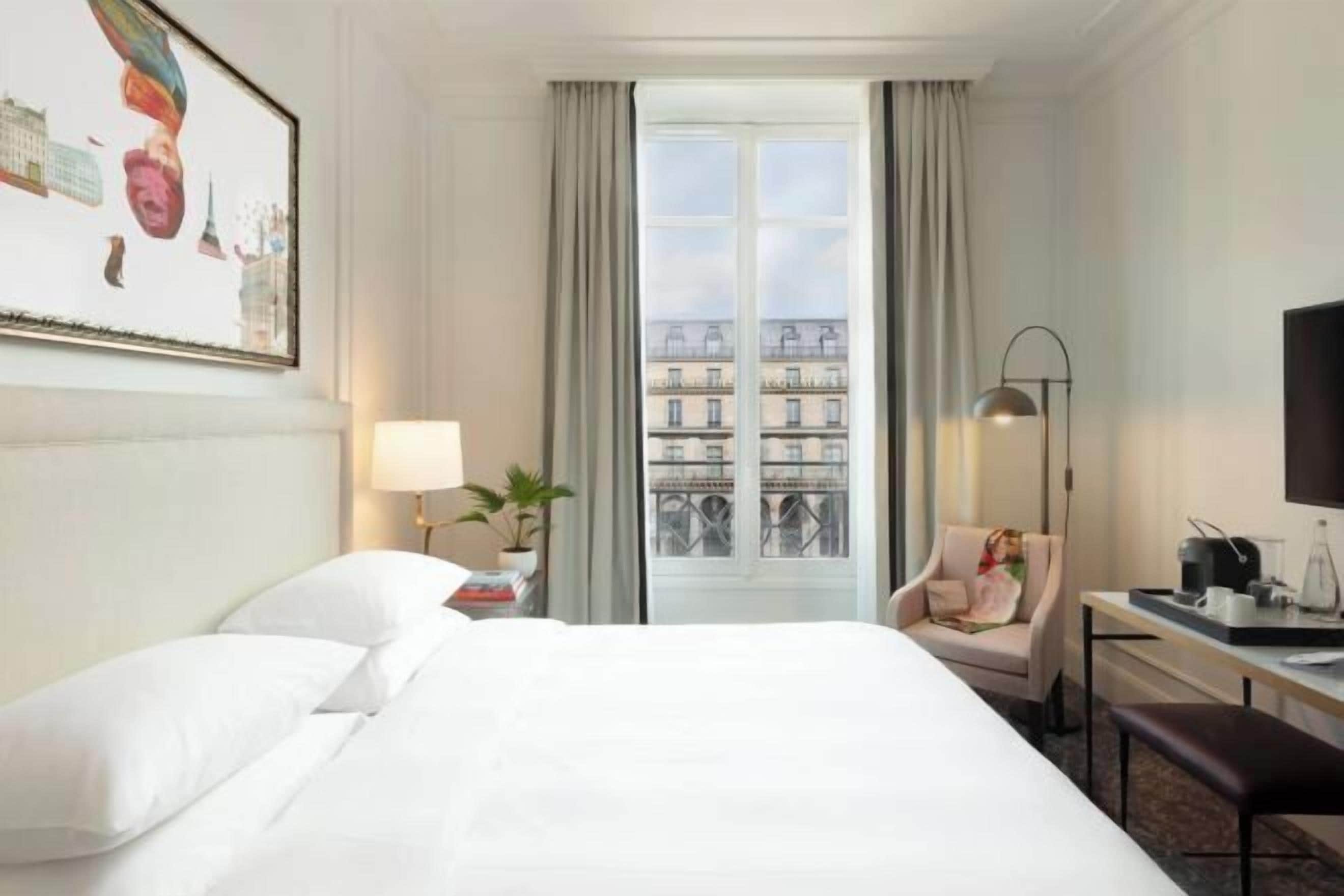 Roupa de alta qualidade, camas de colchão pillowtop, minibar 