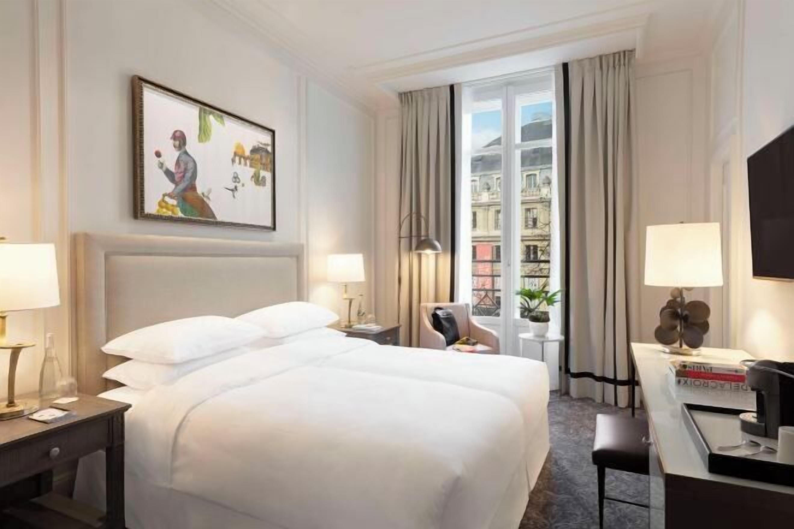 Roupa de alta qualidade, camas de colchão pillowtop, minibar 