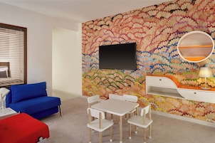 Suite Familiar, 2 quartos, vista para o mar | Roupa de alta qualidade, minibar, cofre no quarto, secretária