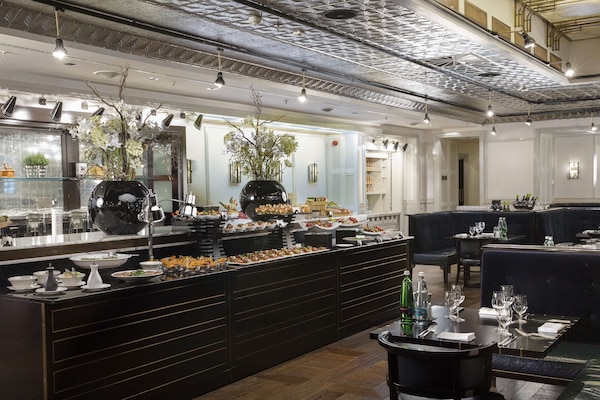 Pequenos-almoços, almoços e jantares servidos