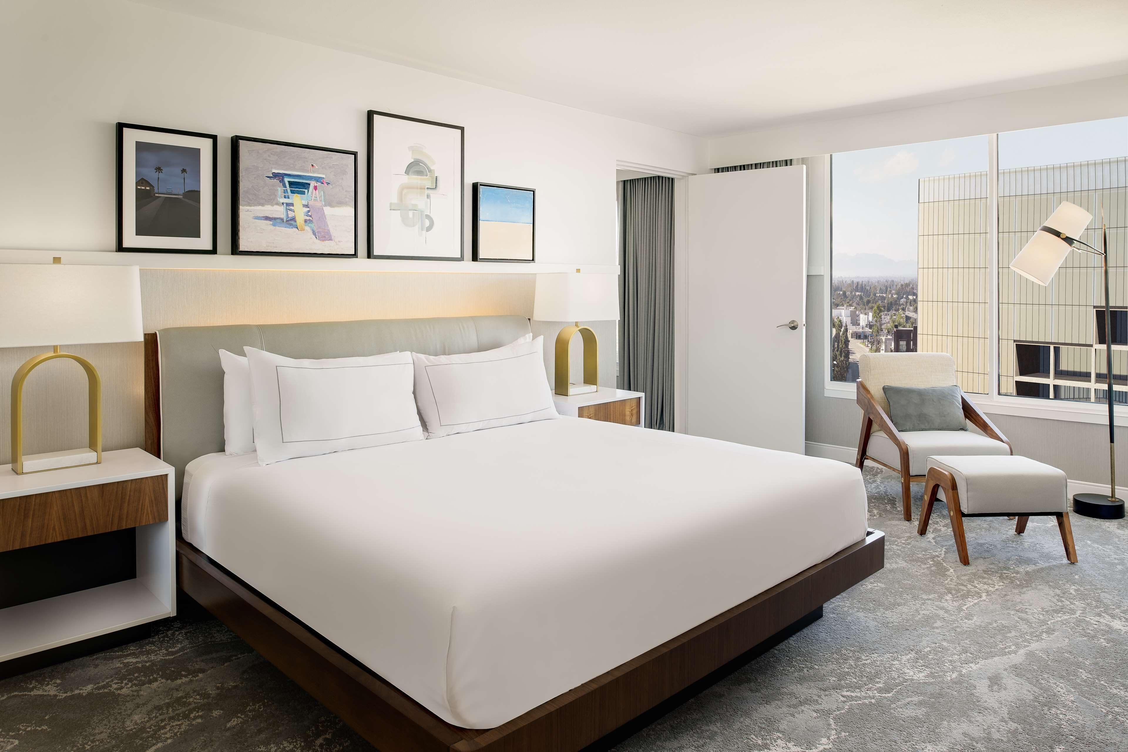 Suite Presidencial, 1 cama king-size | Roupa hipoalergénica, cofre no quarto, secretária 