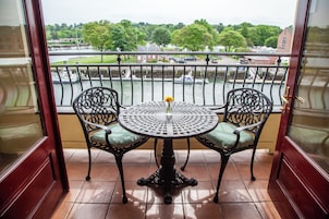 Quarto luxo, vista para o porto | Terraço/pátio