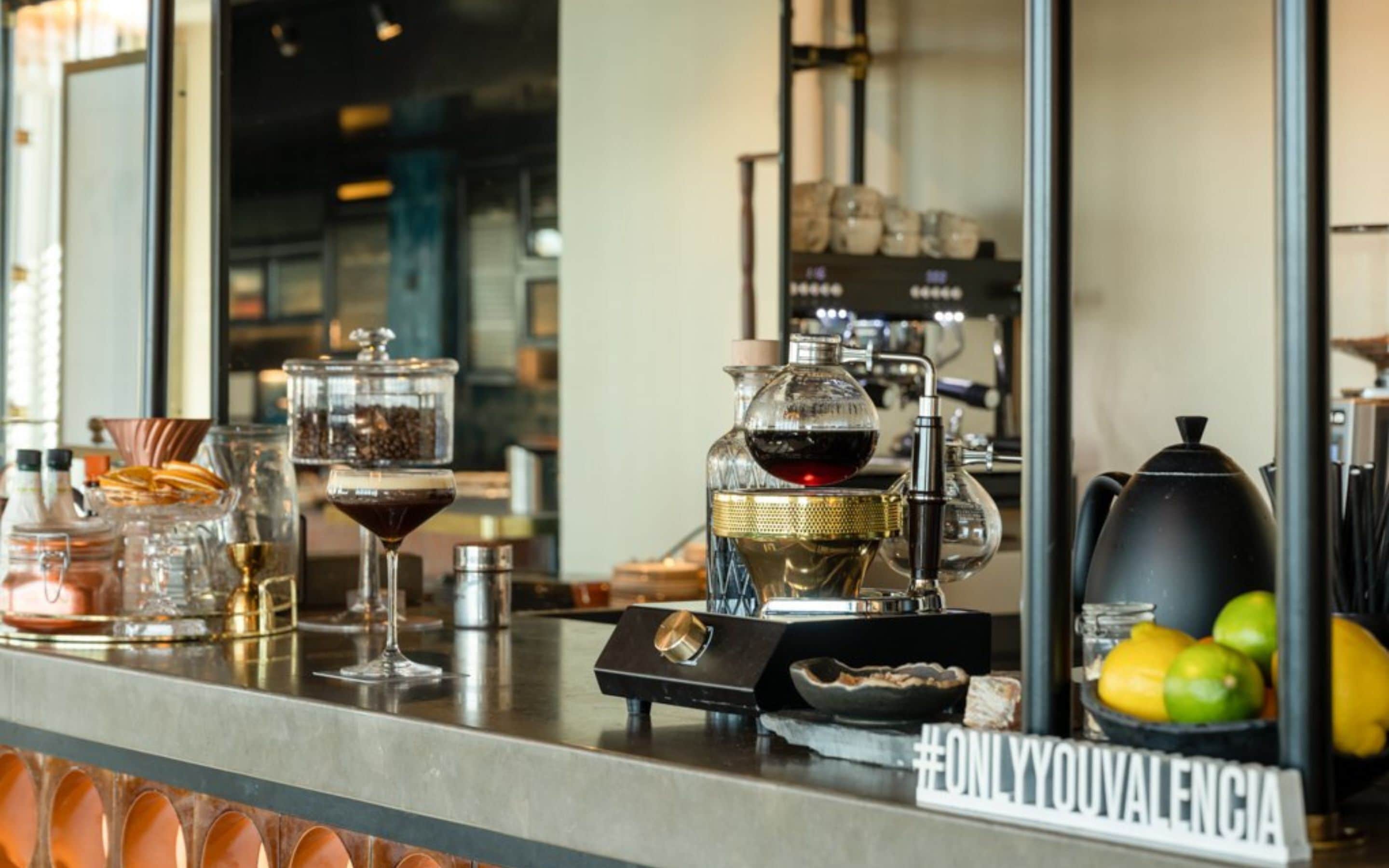 Café da manhã com buffet todos os dias (EUR 25 por pessoa) 