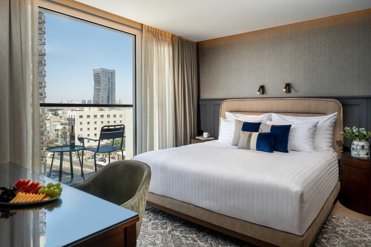 Suite Júnior, 1 cama king-size, acesso ao Club Lounge (Lounge Access) | Minibar, cofre no quarto, quartos insonorizados, ferro/tábua de engomar 